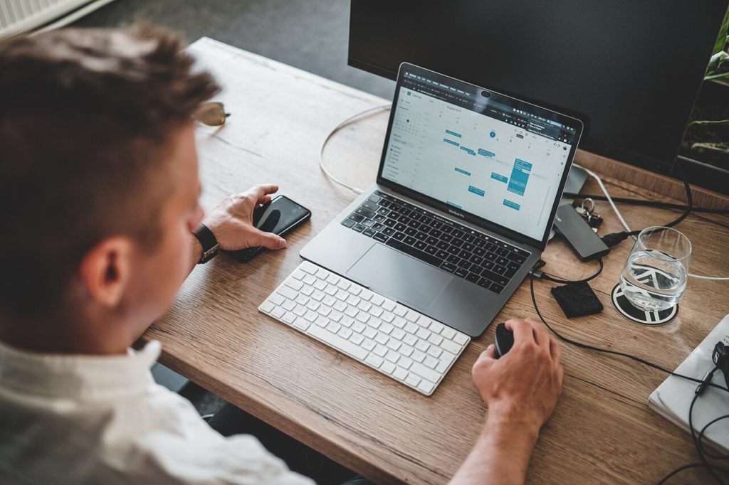 Administrative Manager: Responsibilities, Skills & How to become | Studyhub