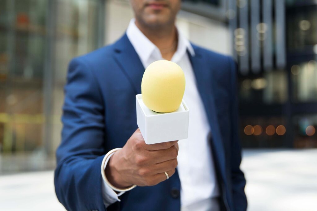 How To Become A Reporter: Steps, Skills And Career Data | Studyhub