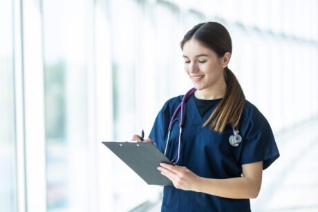 How to Become a GP - General Practitioner in the NHS (UK) | Studyhub