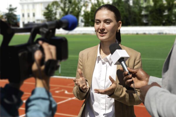 How to Become a Sports Journalist | Studyhub